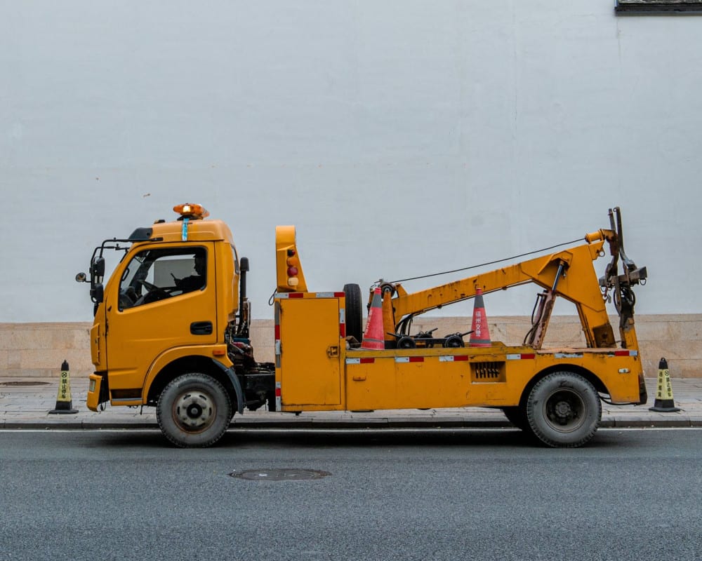 Must-Know Tips For Hiring Emergency Towing Companies - Mummy Matters ...